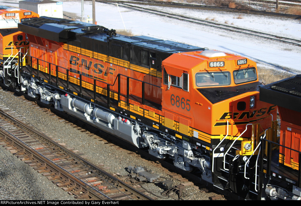 BNSF 6865